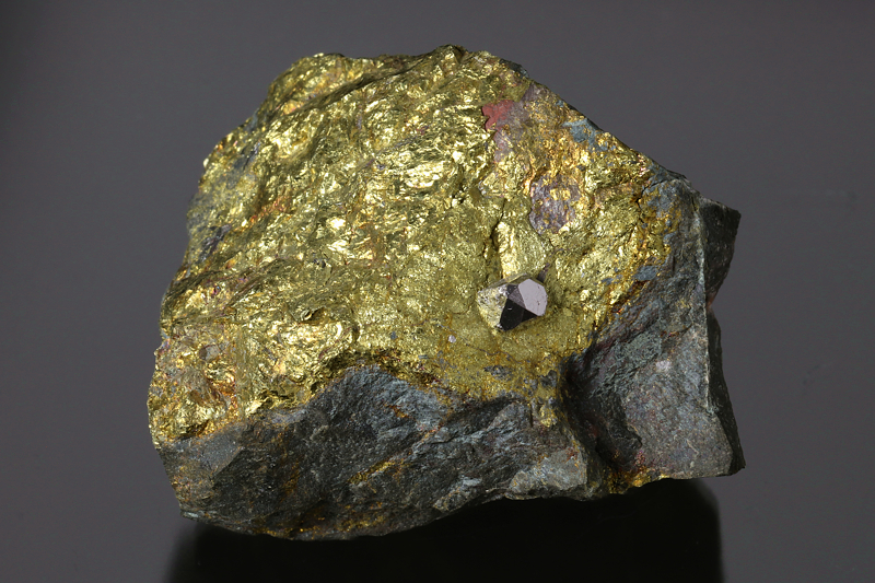 Canada Mineral Gallery (I-Z) | Tysons Fine Minerals